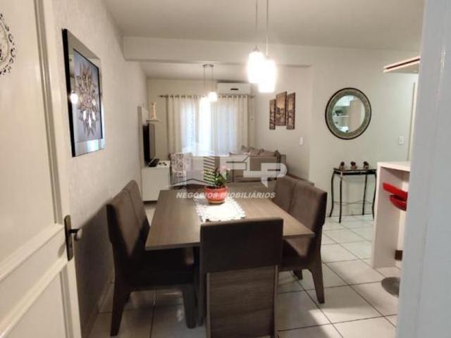 APARTAMENTO COM ÓTIMA LOCALIZAÇÃO NO CENTRO