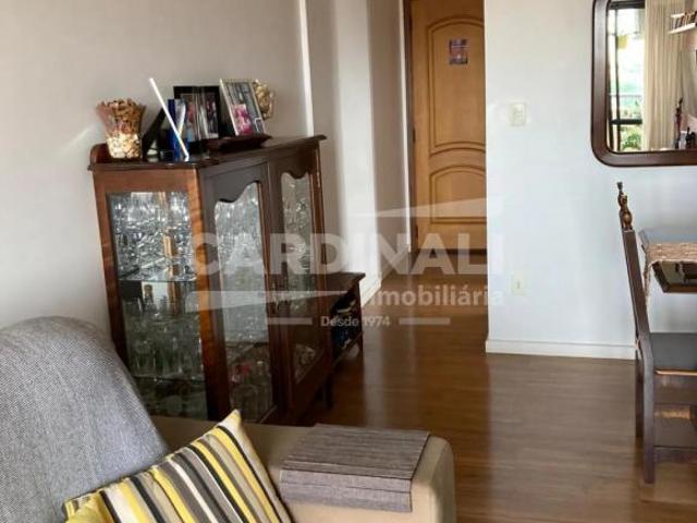 Apartamento com ótima localização, repletos de armários