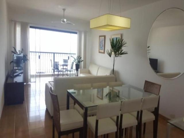 Apartamento com lazer e vista para o mar nas Pitangueiras