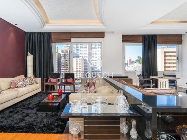 Apartamento com lareira e churrasqueira no Batel