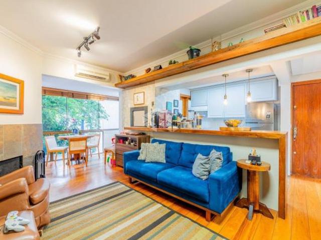 Apartamento com lareira e churrasqueira, no bairro Auxiliadora