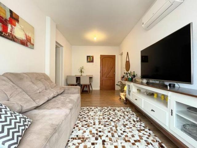 Apartamento com linda vista definida para o Rio Guaíba ? amplo, arejado e com so