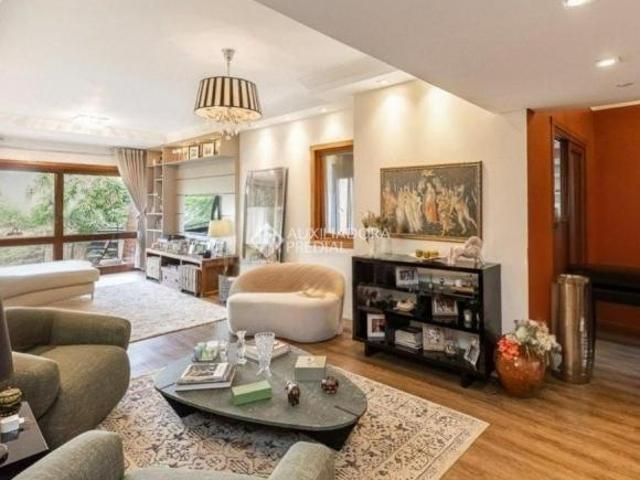 Apartamento com linda vista panorâmica, 3 suítes com dependência completa