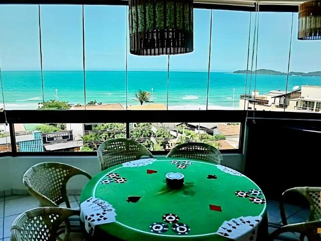 APARTAMENTO COM LINDA VISTA PARA O MAR 03 DORMITÓRIOS BOMBAS