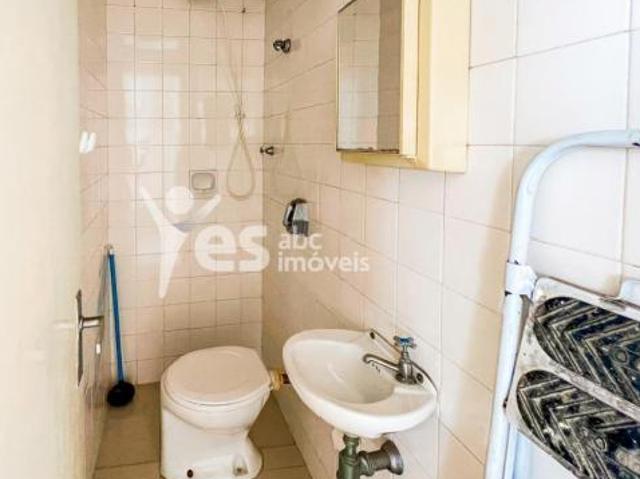 Apartamento com móveis planejados para alugar no Edifício Conde André Vila Basto