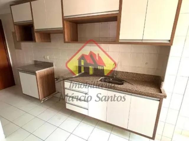 Apartamento com Sacada Mais de 100m2! 3 Quartos com Suíte À Venda no Centro de Taubaté!