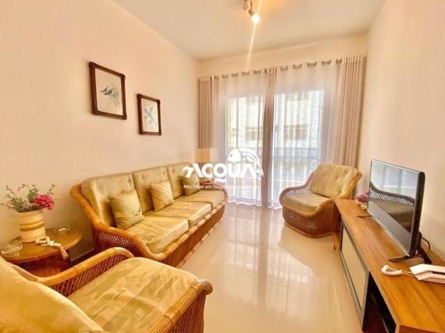 Apartamento com sacada na enseada Guarujá