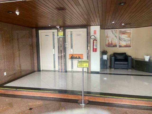 Apartamento com sacada no Centro de Campinas
