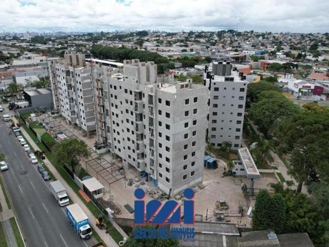 Apartamento com sacada no Hauer