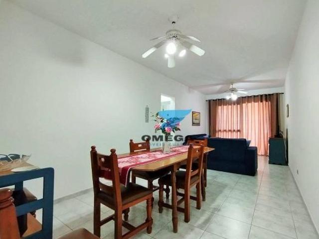 Apartamento com sacada à venda na praia das Pitangueiras Guarujá/SP