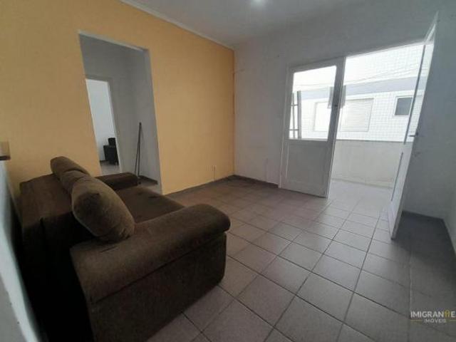 Apartamento com sacada à venda na Tupi, em Praia Grande SP