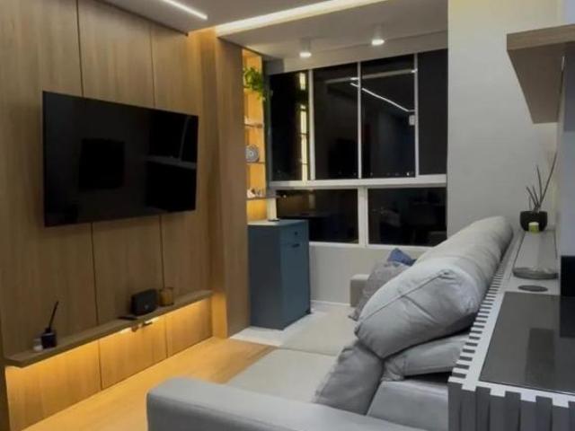 Apartamento com Sacada Churrasqueira com 1 vaga de garagem Av. Protásio Alves
