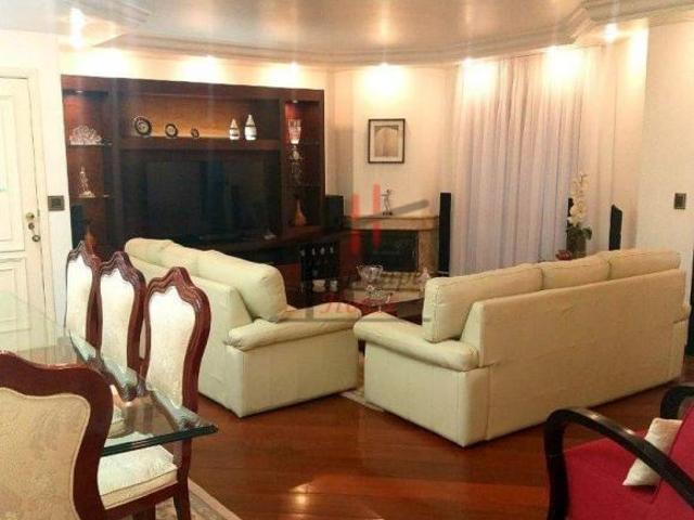 Apartamento com sacada e 3 vagas de garagem