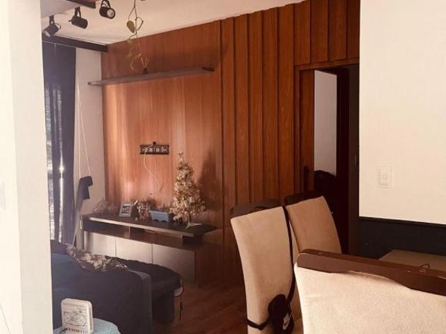 APARTAMENTO COM SACADA E CHURRASQUEIRA NA REGIAO CENTRAL