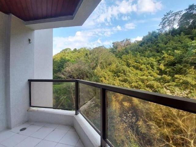Apartamento com Sacada e Lazer Completo à Venda no Jardim Las Palmas – Guarujá/SP