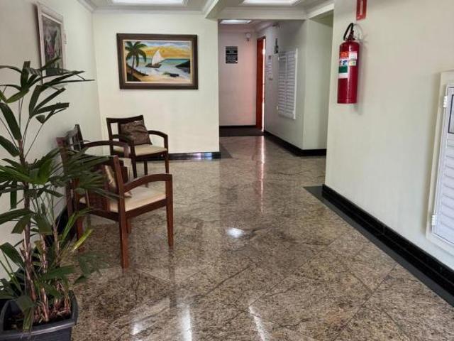 Apartamento com sacada em Praia Grande SP