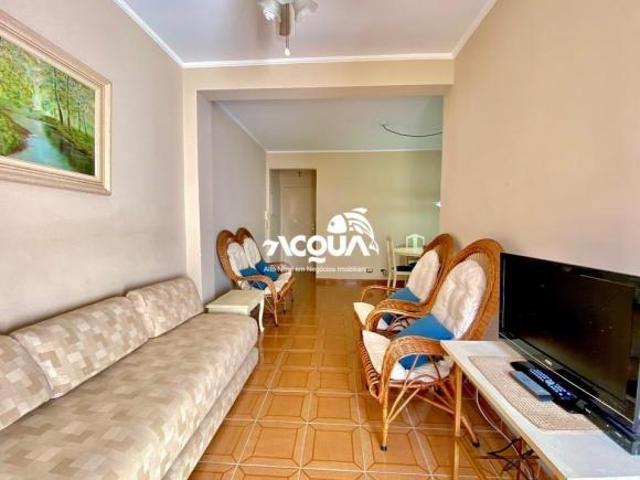 Apartamento com sacada Enseada
