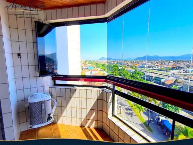 Apartamento com sacada envidraçada