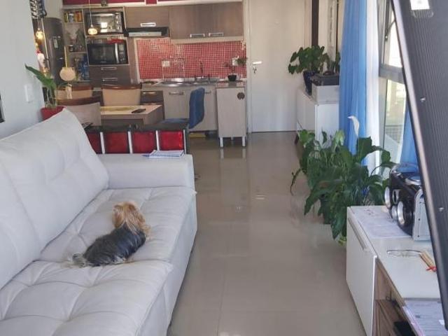 Apartamento com sacada fase lest 01 dormitório Mobiliado Edifício Seventh Avenue