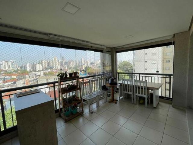 Apartamento com sacada gourmet com 94 m²