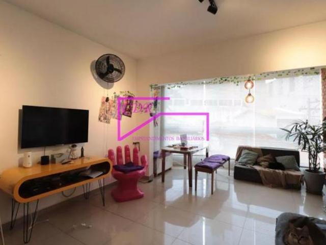 Apartamento com sacada gourmet e 02 suítes próximo ao metrô