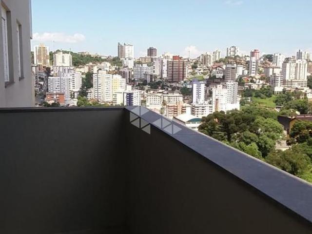 Apartamento com sacada, suíte e boa orientação solar