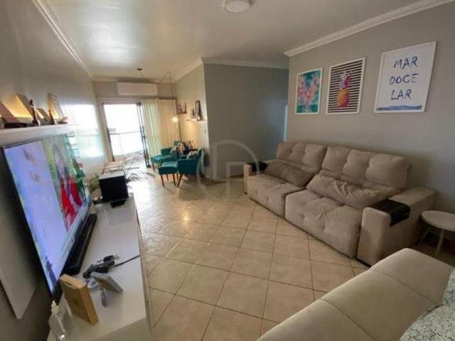 Apartamento com Sacada Vista Mar e sendo Prédio Frente Mar com Lazer