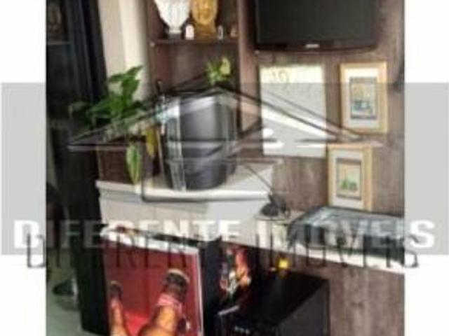 Apartamento com sacada, 2 dormitórios, 2 vagas, na vila Regente Feijó