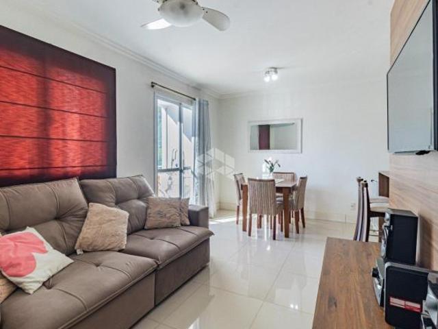 Apartamento com sacada, 3 dormitórios, 1 suíte, e 1 vaga de Garagem, em Porto Alegre