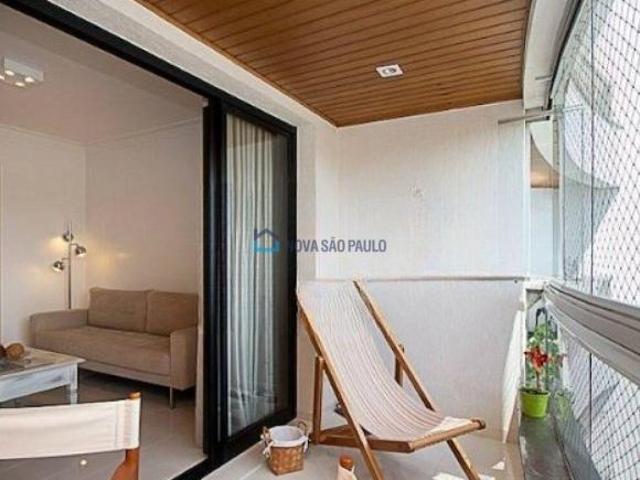 Apartamento com Sacada 3 Quartos, 2 vagas à venda em Moema