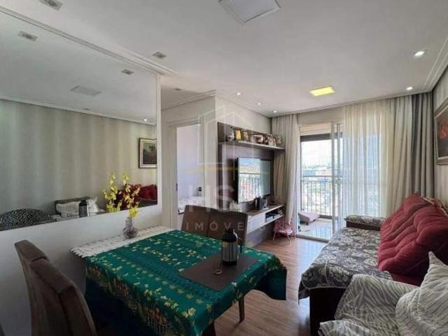 Apartamento com suíte e varanda envidraçada no Condomínio Start Club