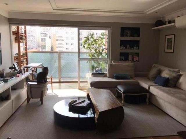 Apartamento com suíte e varanda integrada próximo ao Metrô Sumaré em Pinheiros