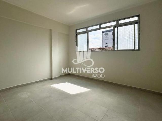 APARTAMENTO COM SUITE E GARAGEM BOX NA PONTA DA PRAIA