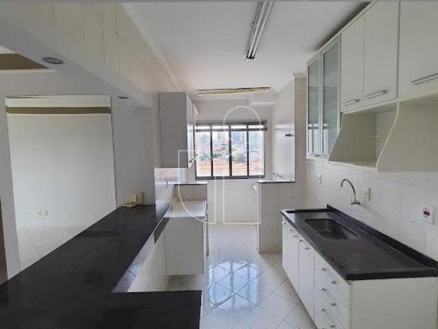Apartamento com Suíte e Sacada – Edifício Clélia Fragata