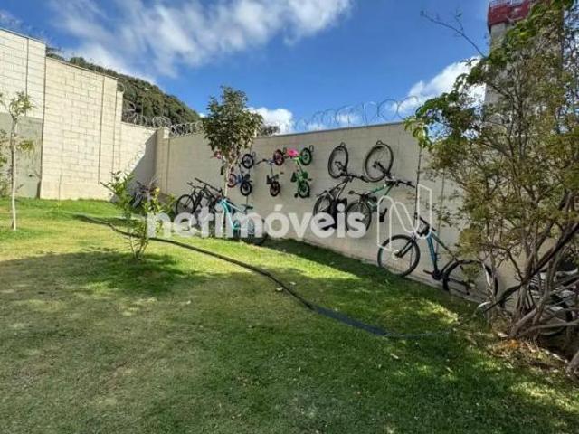 Apartamento com suíte no Jardim Riacho das Pedras, em condomínio com lazer completo!