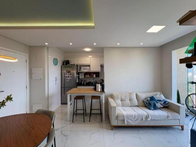 Apartamento com Suíte, Vista Livre no 14º Andar e Condomínio Clube Completo