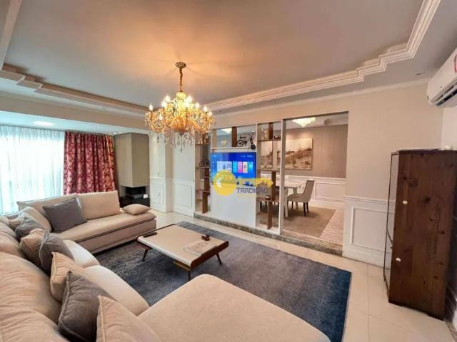Apartamento com pé direito alto no Vila Operária