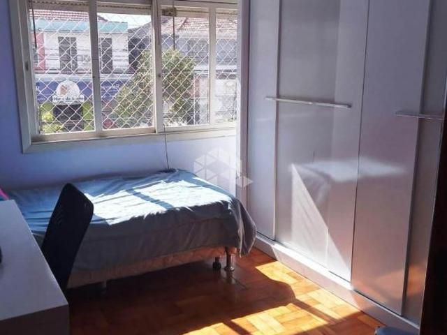 Apartamento com pequeno pátio privativo!