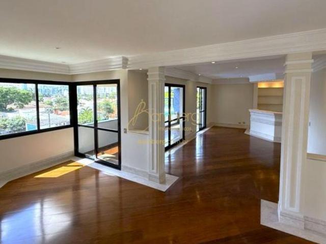 Apartamento com piscina e churrasqueira na varanda Brooklin