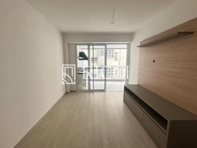 apartamento com planejados varanda gourmet e lazer completo a poucos passos da praia