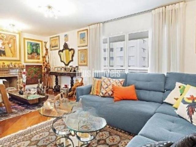 Apartamento com planta bem distribuída no Brooklin