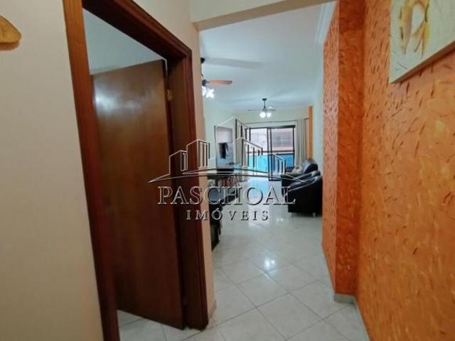 Apartamento com prédio frente ao mar e linda vista com 2 quartos, sendo 1 suíte amplo e lazer compl