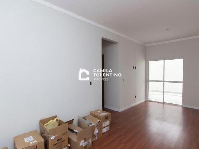 Apartamento com quintal em prédio novo na Zona Oeste