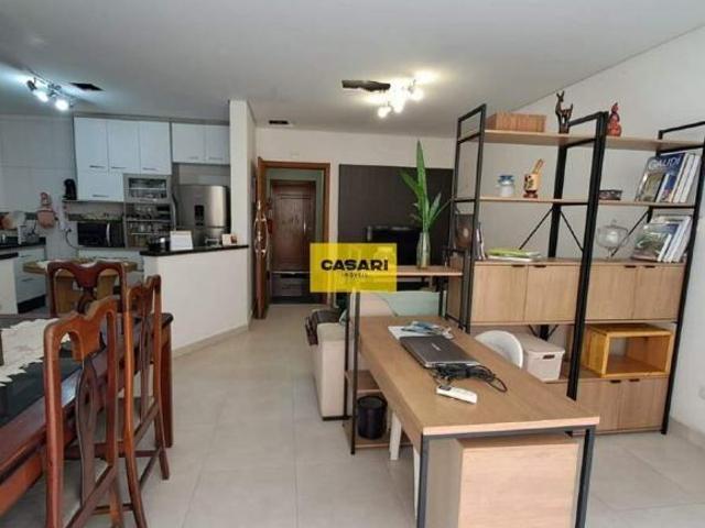 Apartamento com Quintal, Porteira Fechada, 2 Dormitórios e 2 Vagas – Ótima Localização!