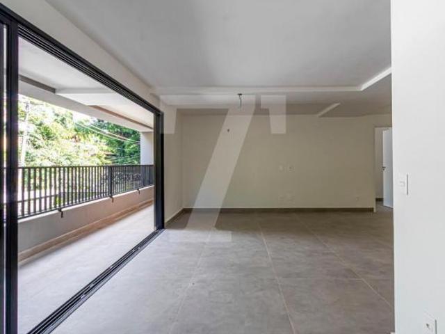 Apartamento com Rooftop em Condomínio Fechado com 3 suítes à venda em Cidade Jardim
