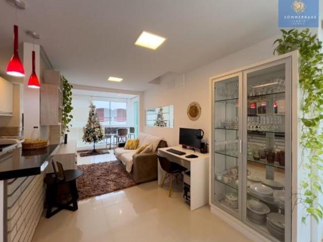 Apartamento com terraço de frente em Capão da Canoa