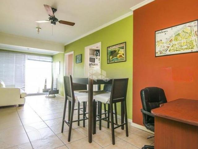 Apartamento com terraço e garagem