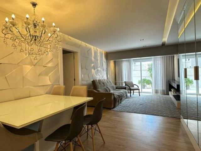 Apartamento com terraço no Exposição