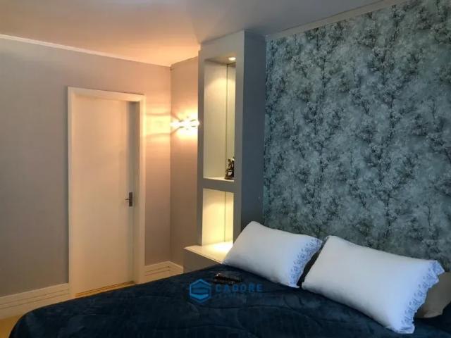 Apartamento com três dormitórios no Centro