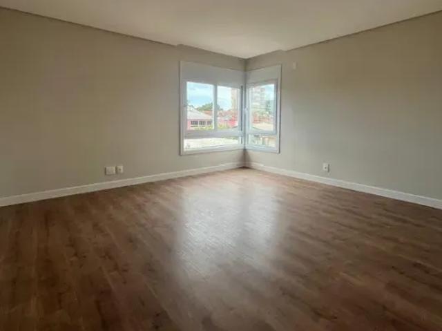 Apartamento com três suítes no b Jardim América